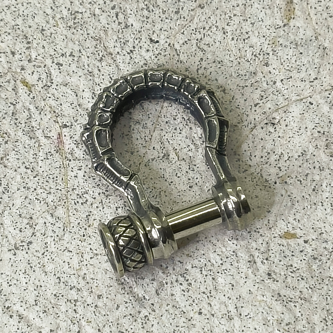 Omega Shackle – Covenant Gears